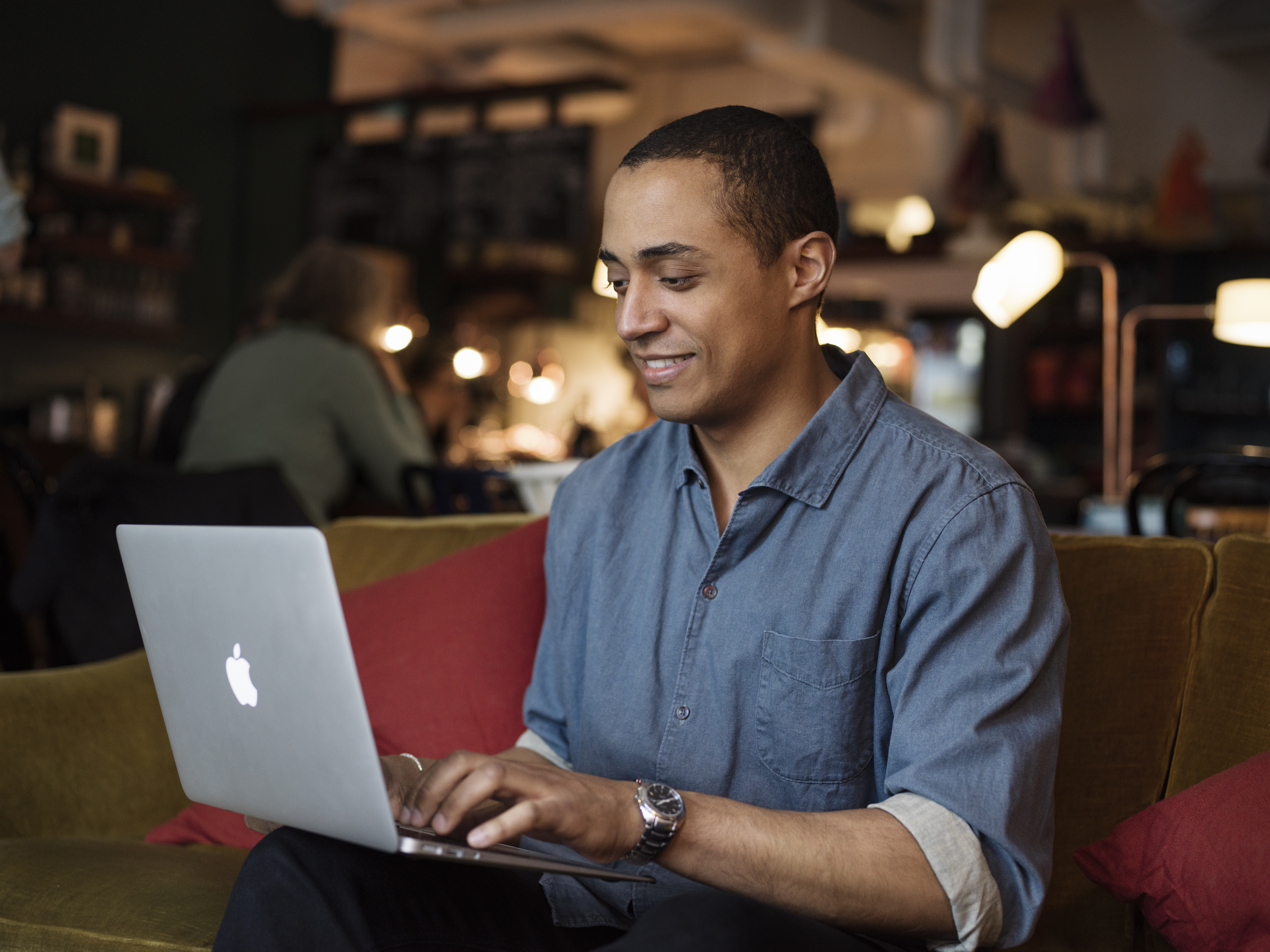 Ajudamos as empresas a prosperar cuidando dos seus clientes | Intrum